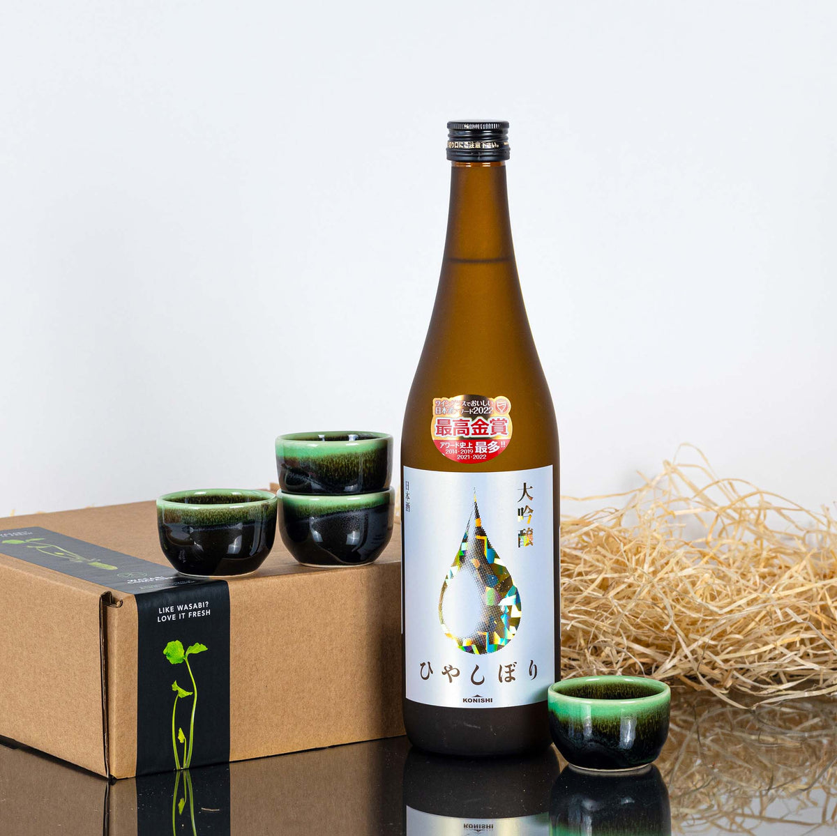 Konishi Gold Sake with Set of 4 Cups | The Wasabi Company